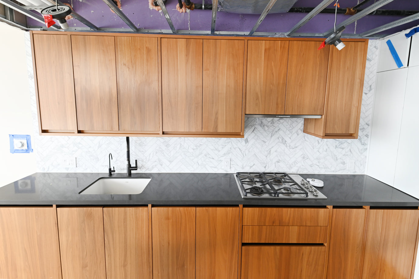 Scavolini Skyrise Modern Pre-Owned Kitchen – Aurora Circ