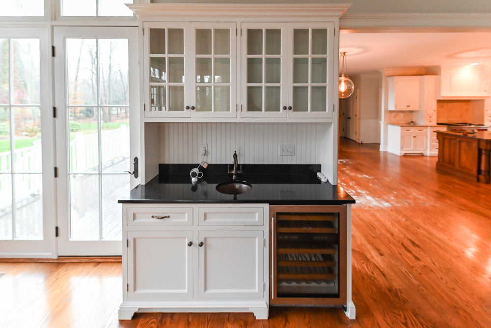 Traditional White Wet Bar Area with Black Granite Countertops – Aurora Circ