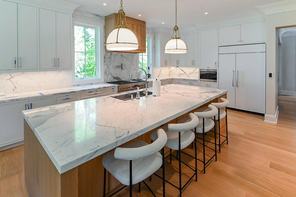 Custom Transitional White Kitchen with Natural Wood Toned Island, Whit – Aurora Circ