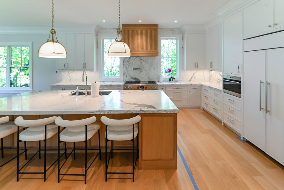 Custom Transitional White Kitchen with Natural Wood Toned Island, Whit – Aurora Circ