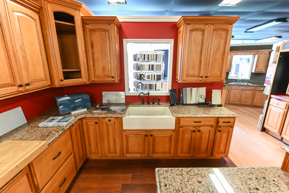 Decora Traditional Wooden Partial Kitchen with Island, Granite Counter ...
