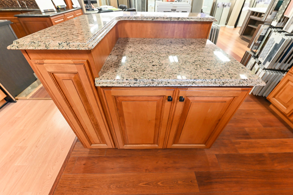 Decora Traditional Wooden Partial Kitchen with Island, Granite Counter ...
